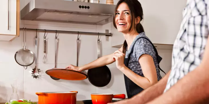 5 moduri de a te distra în timp ce gătești – Ghid 2022 10157_3