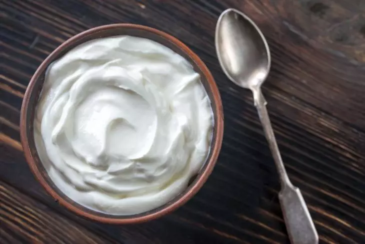 Mangia Frisky: Ottieni più proteine e risparmia più soldi facendo il tuo yogurt greco 10215_1