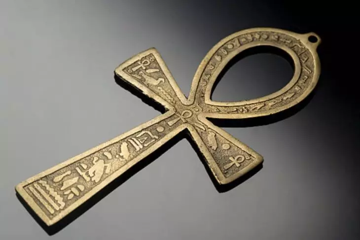 5 种不同类型的黄金十字架 1056_1