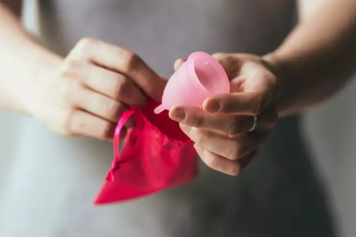 Kako menstrualna čašica može uštedjeti najmanje 1000 dolara 10721_1