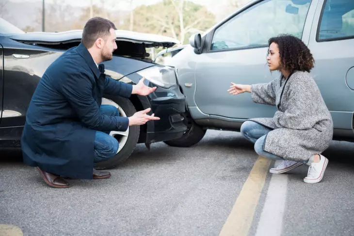 Sievietes vai vīrieši — kurš izraisa vairāk autoavāriju? 10952_2