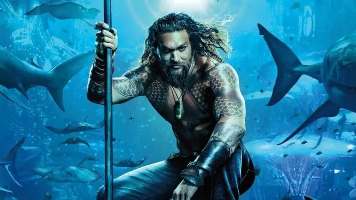 Jason Momoa ကဲ့သို့ Big Canon Balls (ပခုံးများ) ကို မည်သို့ရနိုင်မည်နည်း။ 11207_1