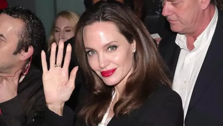 Angelina Jolie et ses enfants sont allés à une exposition d'art 11380_2