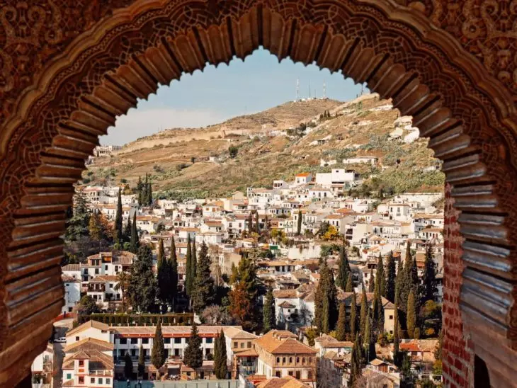 5 Esencaj Konsiletoj Por Memorinda & Amuza Vizito Al La Alhambro En Granado, Hispanio 11530_1