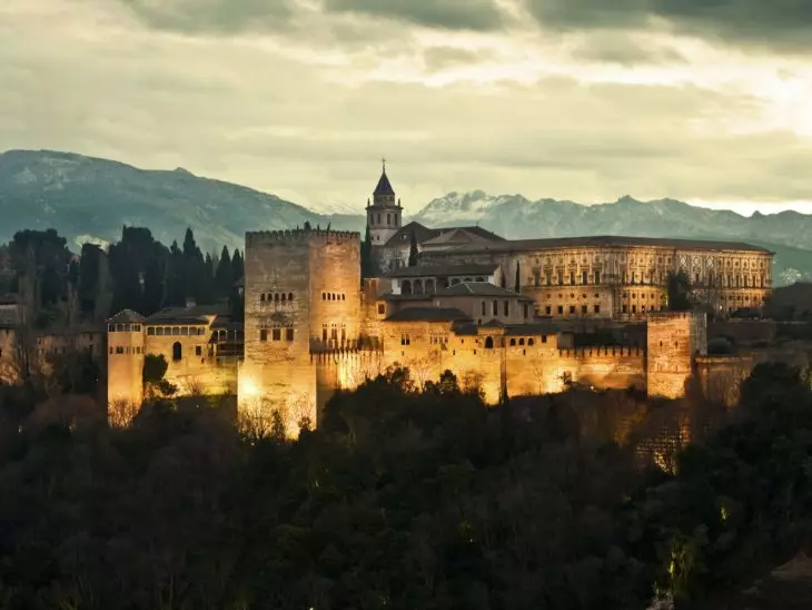 Hanyoyi 5 Masu Muhimmanci Don Ziyarar Abin Tunawa Da Nishaɗi Zuwa Alhambra A Granada, Spain 11530_2