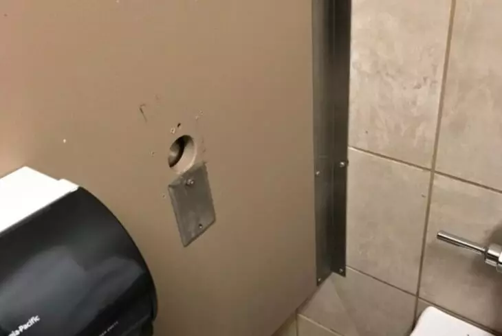 Правительство Британской Колумбии говорит, что использовало Glory Holes для секса? 11555_3