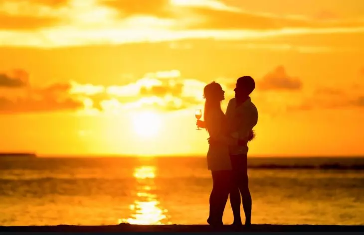 7 Tips Romantis kanggo Nyuda Spark ing Hubungan Sampeyan 11560_7