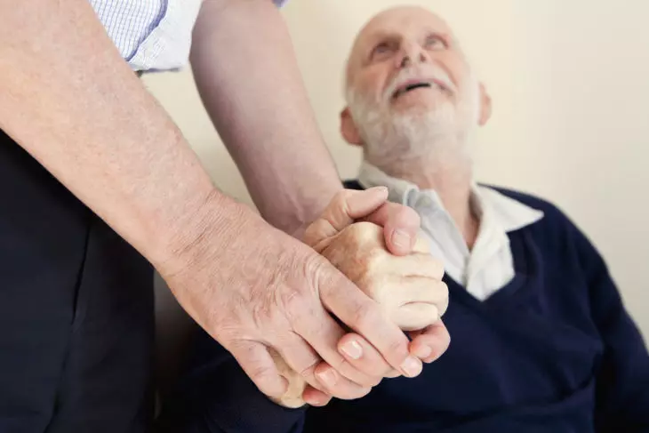 O poder curativo da masaxe terapéutica para persoas maiores con demencia 11673_2