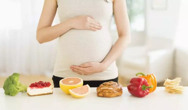 Maisto vadovas nėščioms moterims: ką ir kiek valgyti 11987_2
