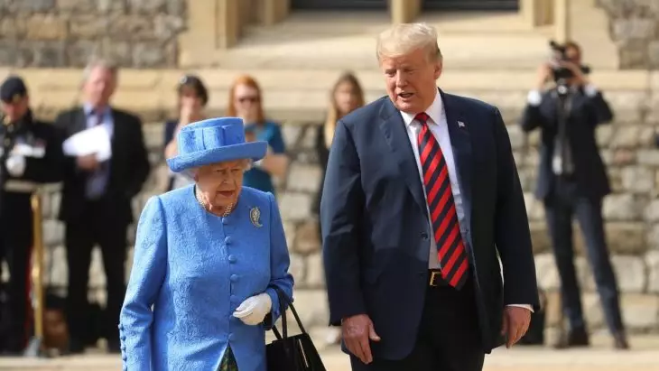 Poj huab tais Elizabeth II xav caw Thawj Tswj Hwm Donald Trump mus rau tebchaws United Kingdom dua 12321_3