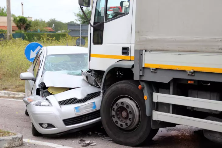 Razones principales para contratar a un abogado de accidentes automovilísticos 12864_1