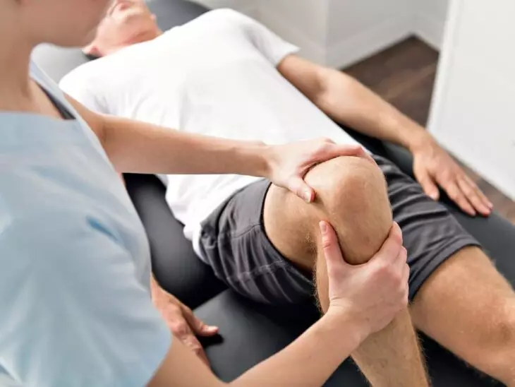 6 Awọn ami ti o han gbangba pe o to akoko lati Wo Chiropractor 12928_2