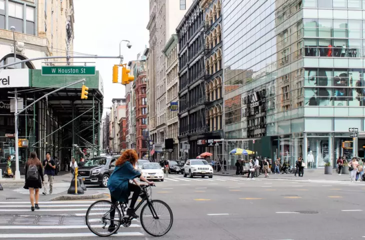Si të jesh i sigurt në një biçikletë në një qytet të madh 13716_3