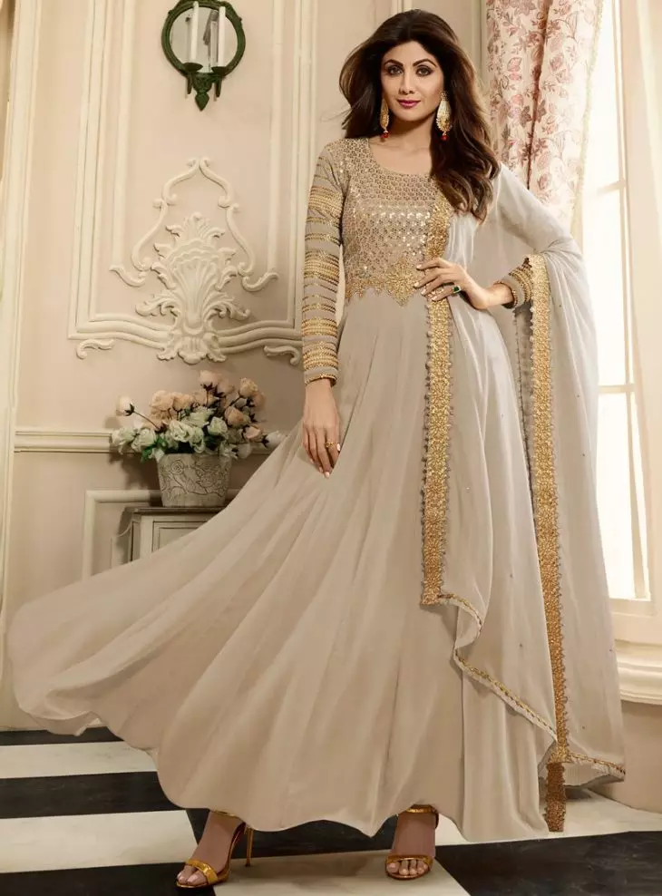 Kupujete Salwar Kameez online? Upoznajmo najnovije trendove 13725_1