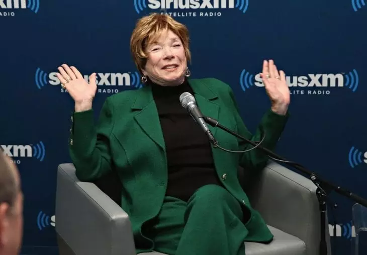 Shirley MacLaine Dishes Sur Ŝia Malferma Geedzeco 13851_1