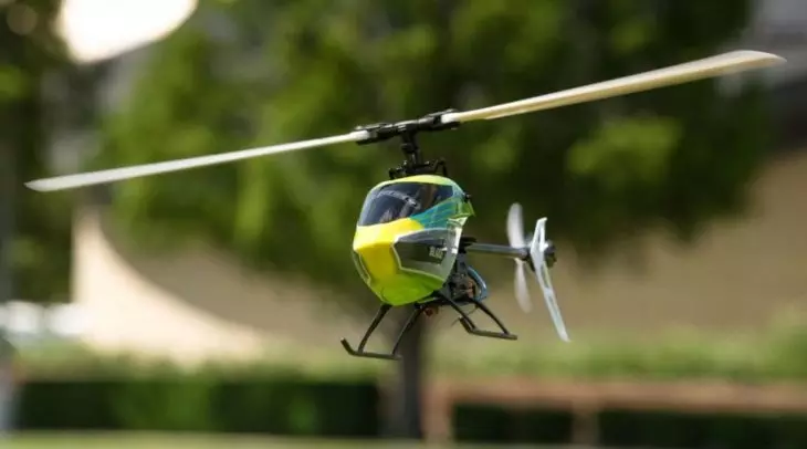 Memilih Helikopter Terkendali Jarak Jauh Terbaik Untuk Anak-Anak 13853_2