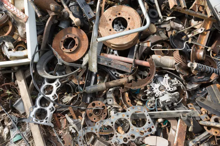 Vom Müll zum Bargeld: 5 Arten von Metallschrott, die Sie verkaufen können