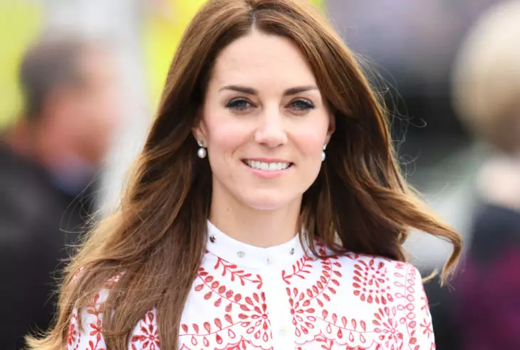 Hat Kate Middleton in fertroud stipesysteem om har hinne, wêrop se kin fertrouwe foar stipe? 15534_3