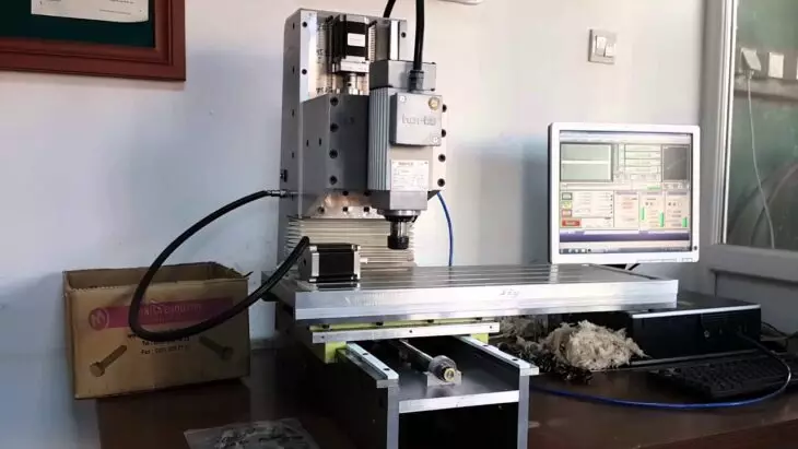 5 Mga Kaayohan sa Pag-angkon og Mini CNC Machine 15582_1