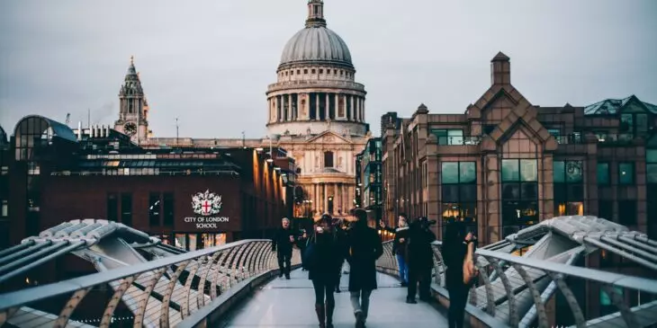 London Dining: 8 Lub Tswv Yim Nthuav Kom Ua tiav Koj Kev Mus Ncig 15725_1