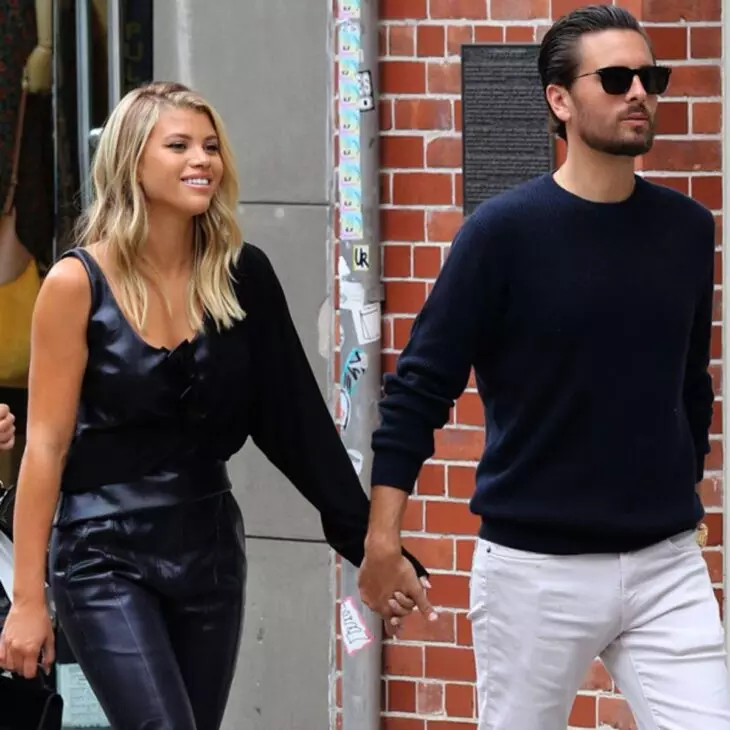 Beth Sy'n Digwydd Gyda Sofia Richie a Scott Disick? 15921_1