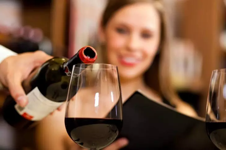 Cette étude a révélé que les personnes mariées sont moins susceptibles de devenir alcooliques 16423_3