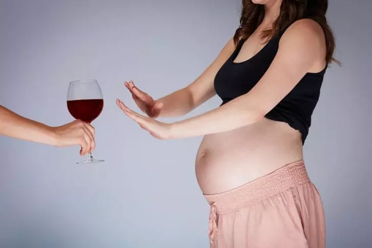 मुलीची चर्चा: माझी गर्भधारणा खरोखरच माझ्या मद्यपानात हस्तक्षेप करत आहे 16425_4