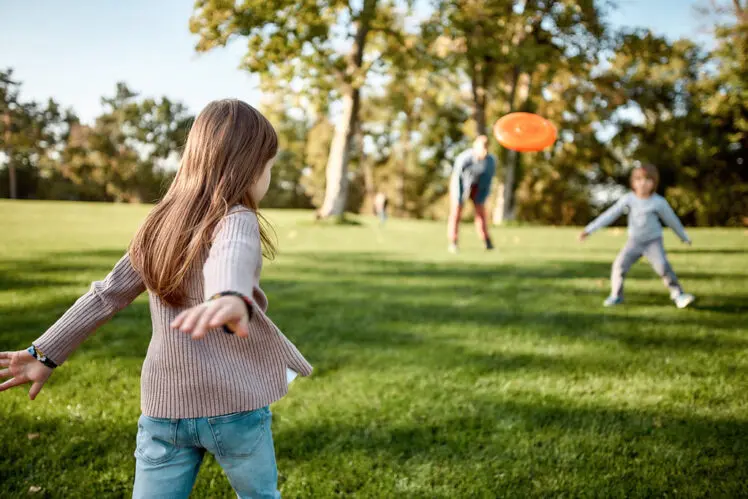 9 idee di giochi all'aperto per giocare con la tua famiglia e i tuoi amici