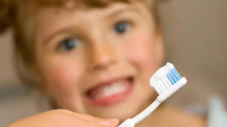 Sådan lærer du dine børn at passe på deres tænder 16642_1