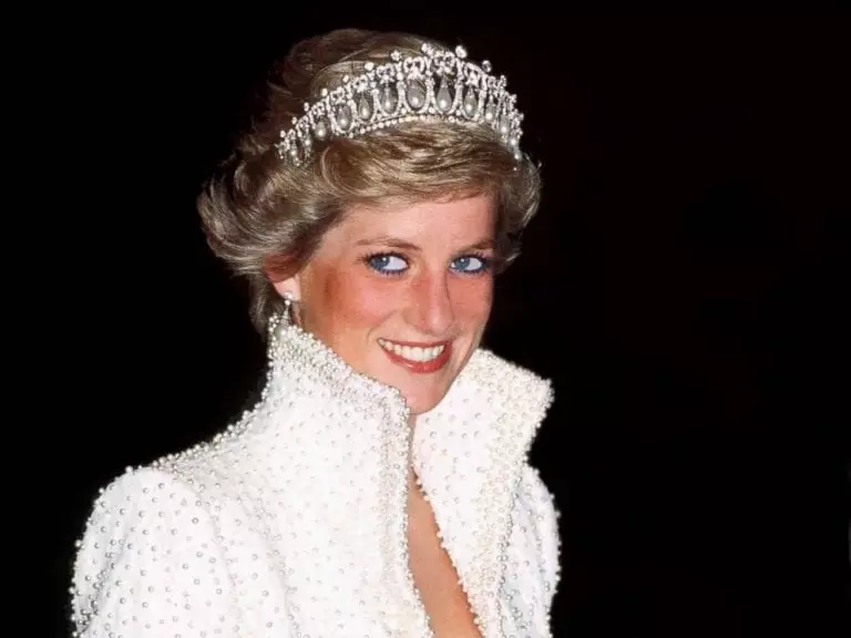 Kedu ihe kpatara Princess Diana ji bụrụ 'Ndị isi mmadụ'? 17737_2