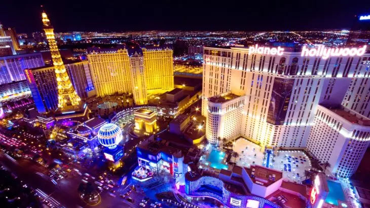 Verdénge Sue mat Ärem eegene Vakanzen Locatioun zu Las Vegas 17933_2