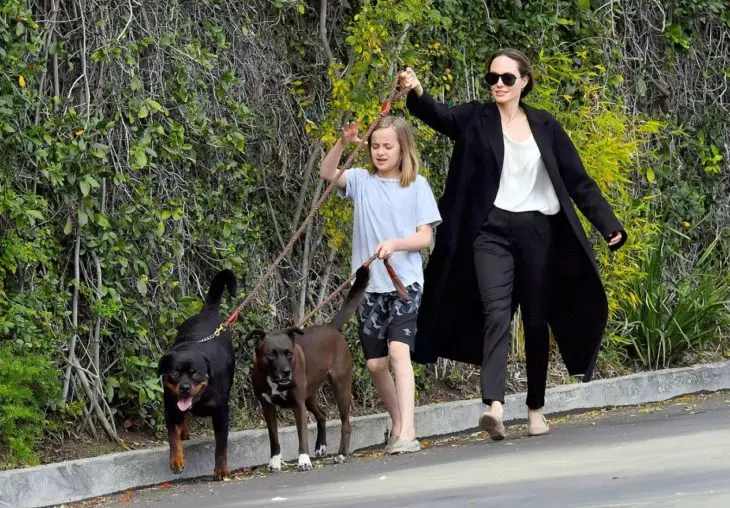 Angelina Jolie û keça wê Vivienne bi hev re Enjoying 17986_1