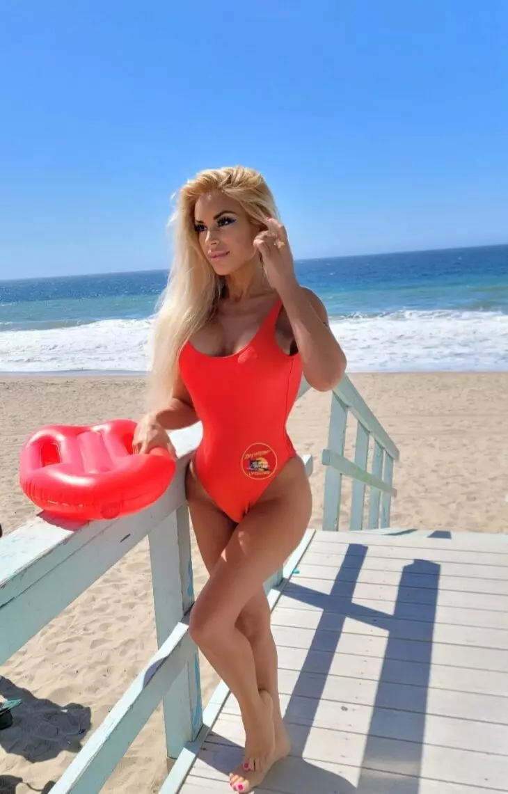 Ho tloha ho Human Barbie Ho ea Pamela Anderson Sheba Ka Ho tšoana 17_1