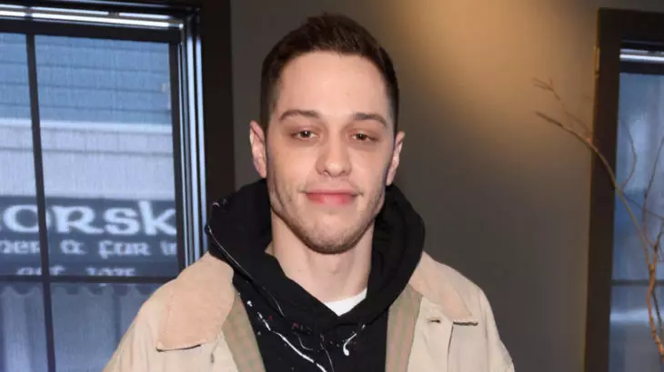 Pete Davidson moest betalen voor de maaltijd van Kim Kardashian en Kanye West 18079_1