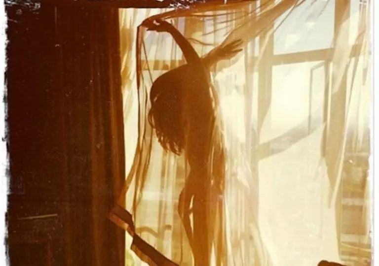 Selena Gomez biputere foto nwere ike ịgba ọtọ na Instagram