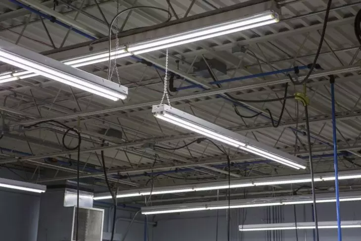 چرا LED ها ایده آل ترین گزینه را برای روشن کردن انبارهای شما می سازند؟ 18177_4