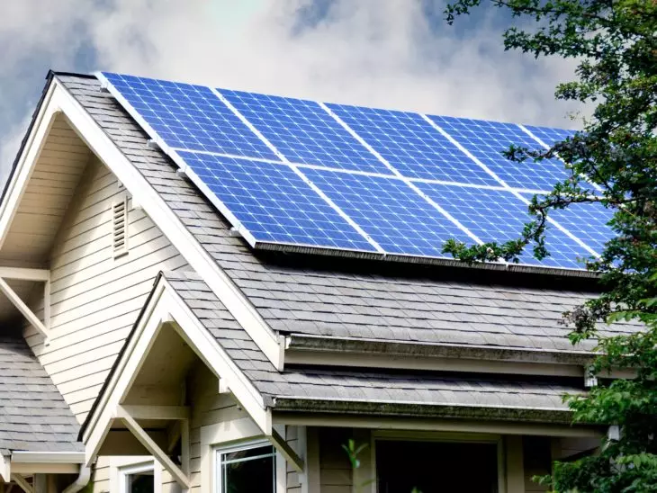 7 فوائد لاستخدام الألواح الشمسية في منزلك 2022 18206_1
