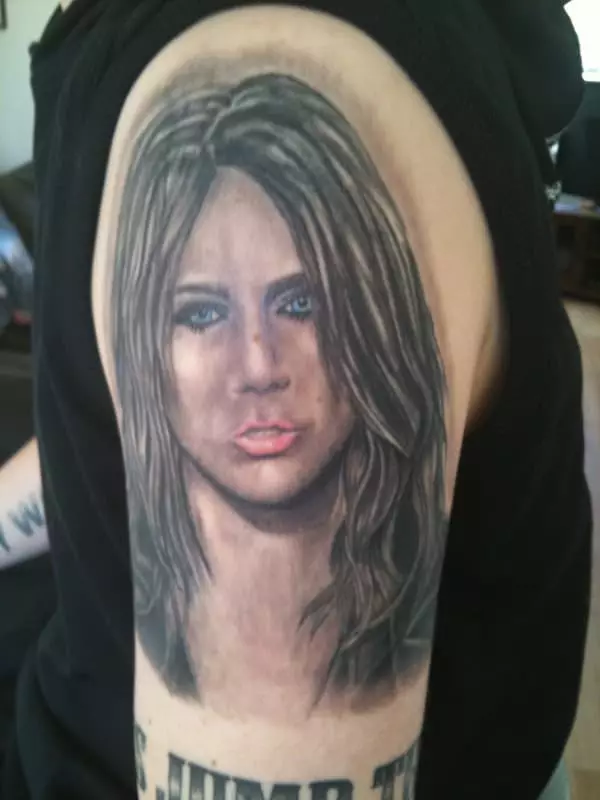 Hevala Min Bibe: Zilamek Bi 15 Tattoên Miley Cyrus 18278_3