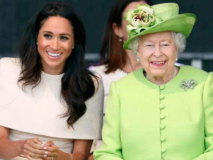 Reĝino Elizabeto la 2-a estas imponita de Meghan Markle 18325_3