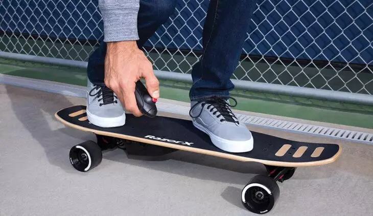 6 Pinakamahusay na Murang Electric Skateboard noong 2022 18371_1