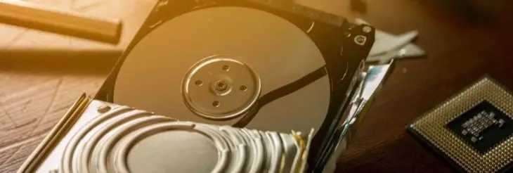 Mos e hidhni atë hard diskun e vjetër 18404_1