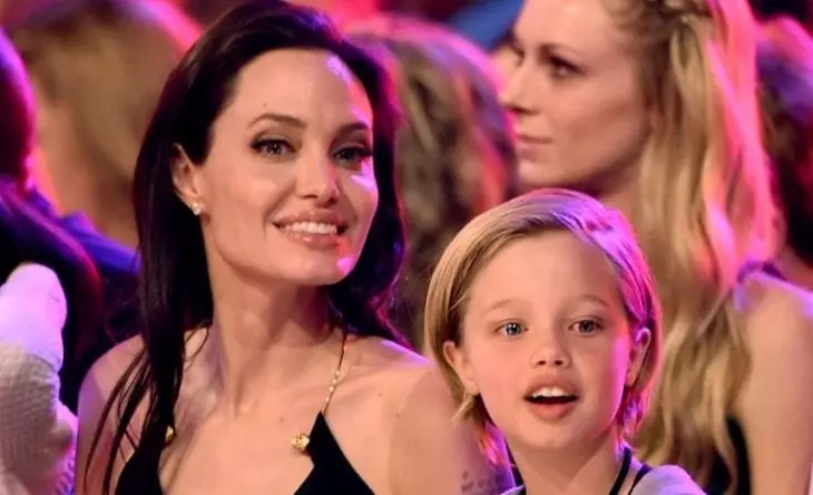 10 herë Shiloh Jolie-Pitt dukej tamam si prindërit e saj 18405_6