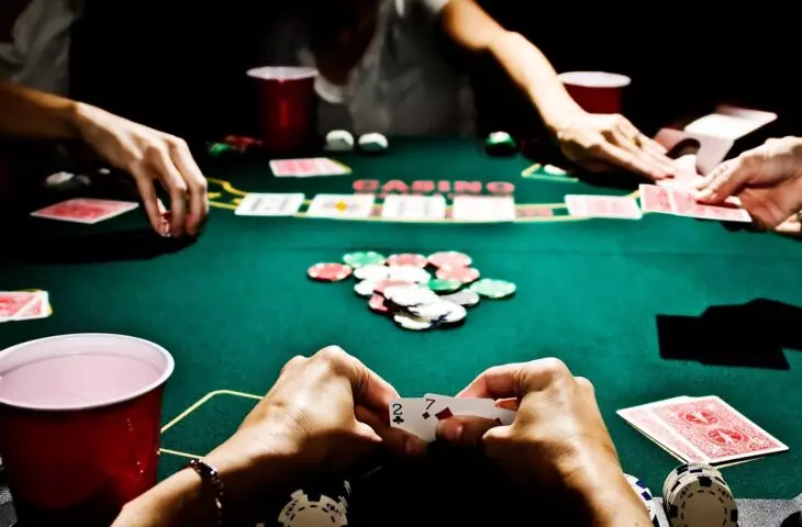 Pro dan Kontra Menggunakan Strategi GTO Poker 18531_3