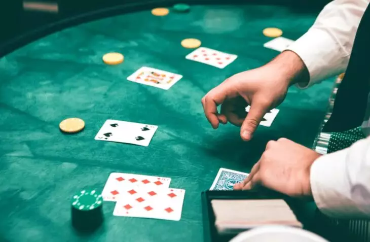 7 Voordelen van het spelen van Live Dealer Online Casino Games - Gids voor 2022 19393_1