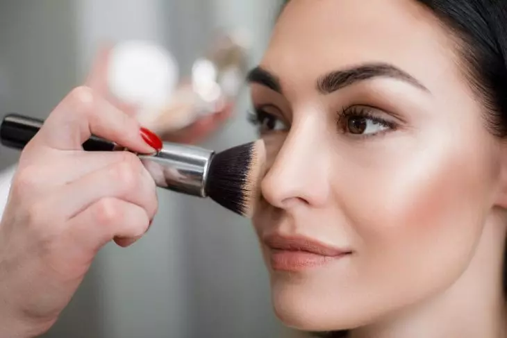 7 meilleurs trucs et astuces de maquillage en 2022 19758_7