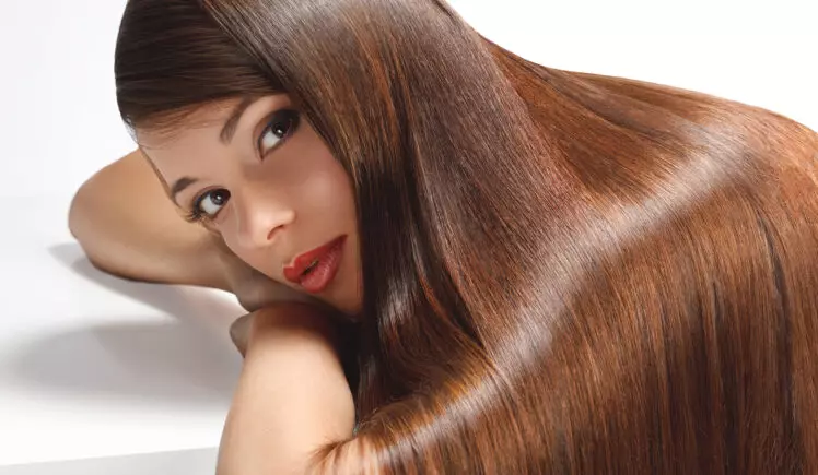 15 tipů, jak získat lesklé a zdravé vlasy