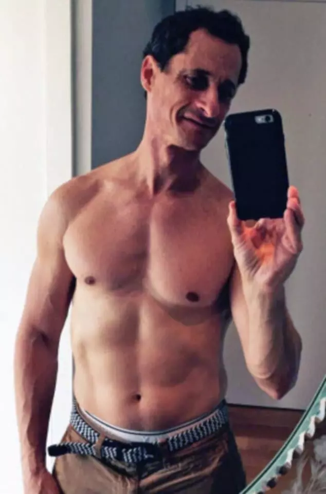 I-UPDATE: Ang Weinergate Nagkadako: Anthony Weiner Topless Pics Migawas 20693_2