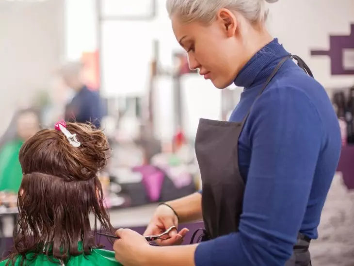 Jasa mana anu anjeun tiasa kéngingkeun di Salon Rambut 21565_2