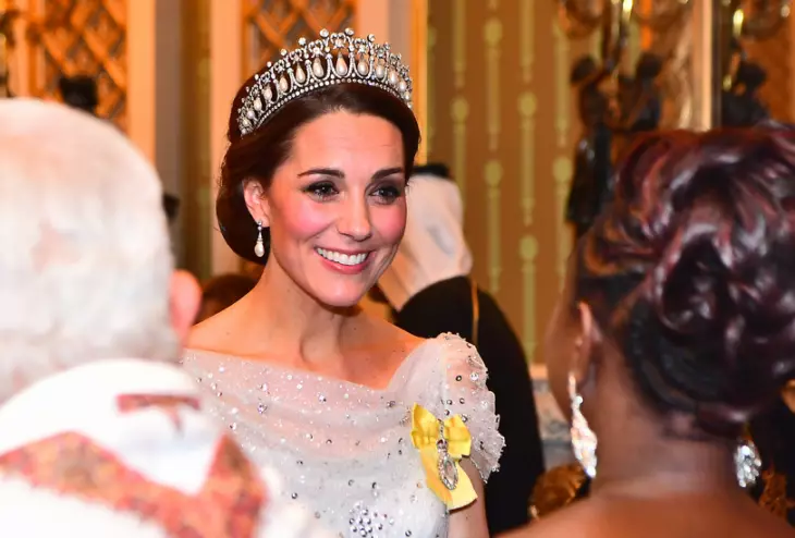 A que horas Kate Middleton não pode usar uma tiara? 21747_3