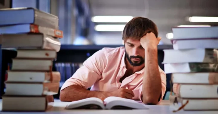 Stratégies d'experts pour garder votre concentration sur les étudesStratégies éprouvées pour rester concentré sur vos cours universitaires 2190_2